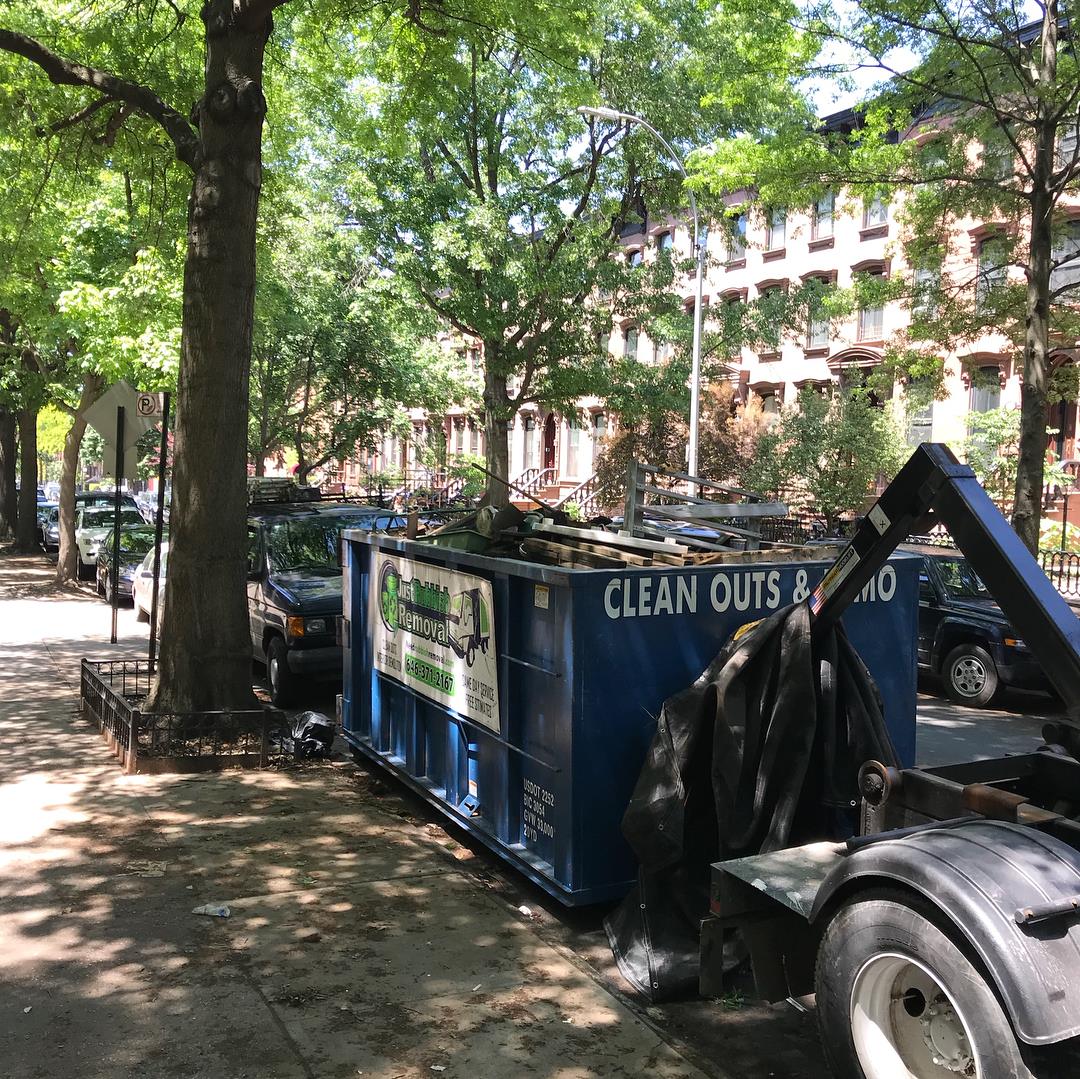 Choosing the Perfect Dumpster: The 5-Star Dumpster Guide